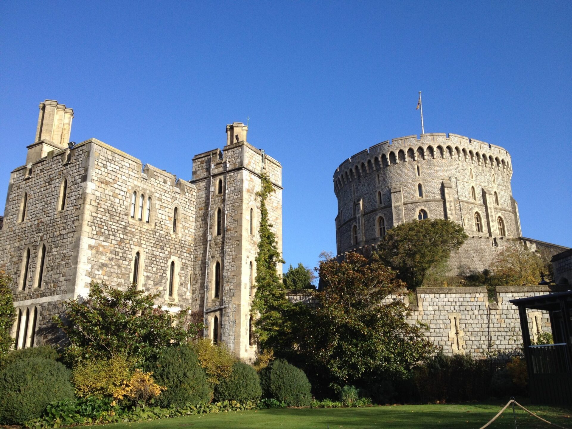 Stonehenge, Bath & Windsor Tour - DHTour