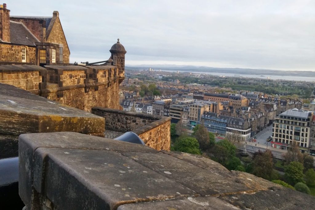 Secrets Of Edinburgh's Royal Mile Walking Tour - DHTour